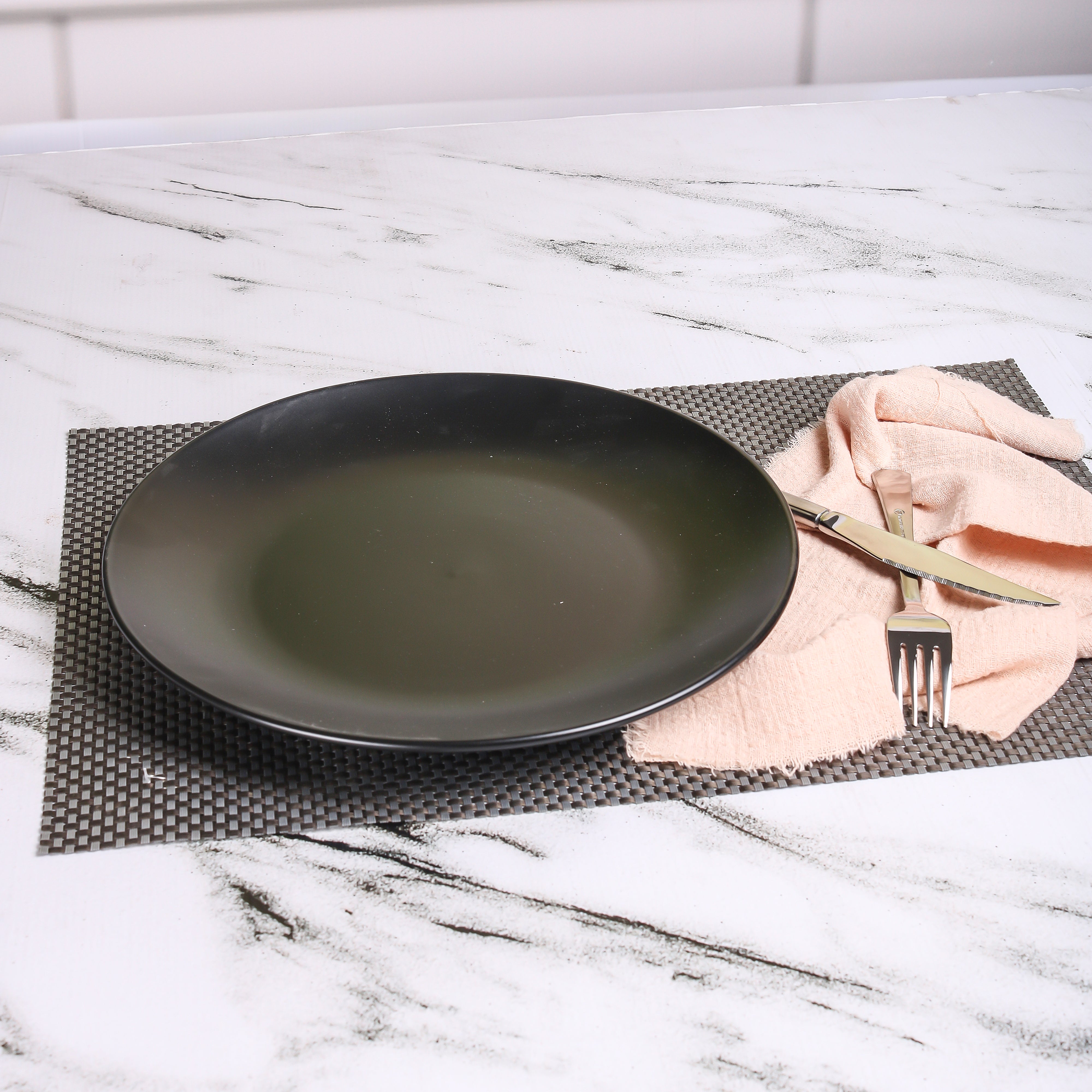 Dinner Plates – Standard Gifts